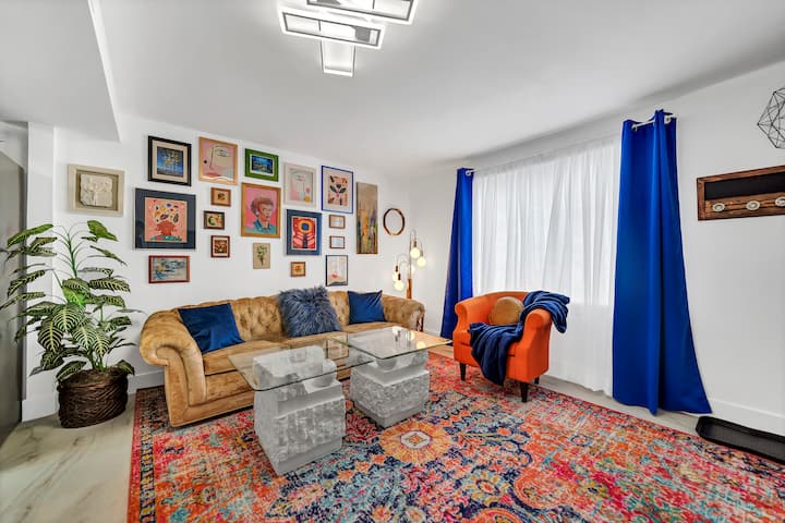 Townhouse Centrally Located To Buffalo's Hospitals - Lancaster, NY