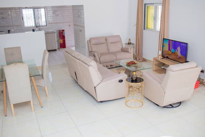 Duplex Spacieux Et Sécurisé - Libreville