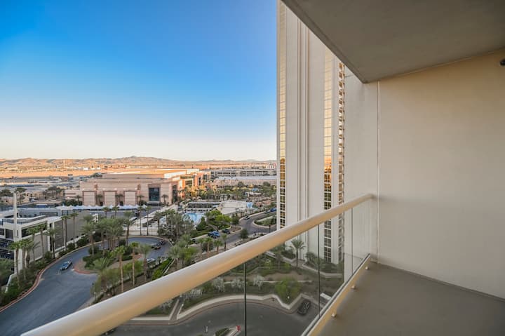 E11i2* 1bd/2ba W/balcony/full Kitchen/pool/gym - Las Vegas