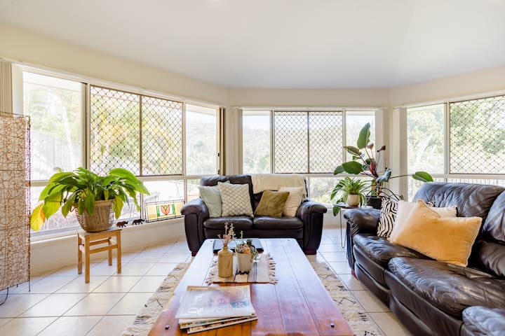 Gold Coast: 2 Kingsmore Comfort. Queen+kingsingle - Australia