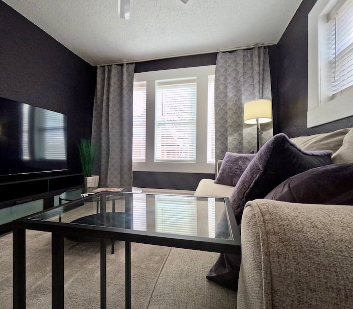 One Bed/bath 
 In The Grove, Stl - Saint-Louis, MO