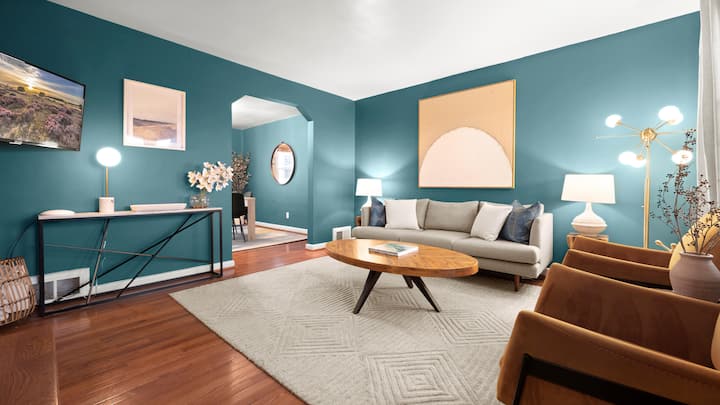 King Beds <|> Walk To Metro - Stylish Suite Xcape - Alexandria, VA