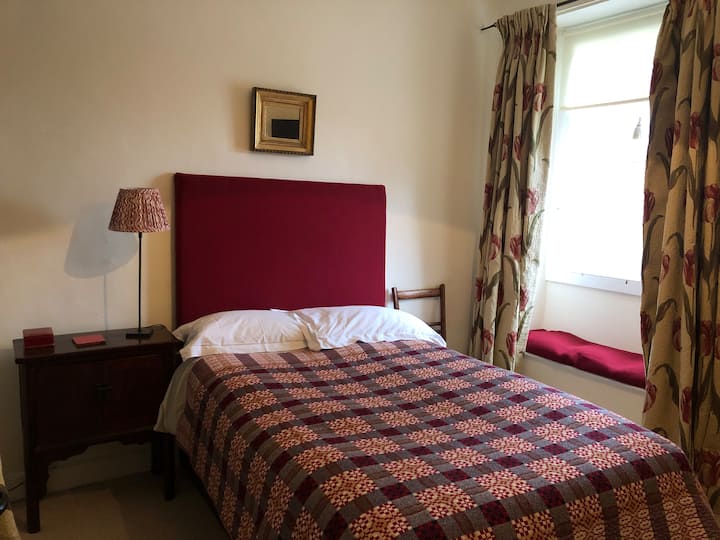 Double Bedroom In Historic House - Banbury