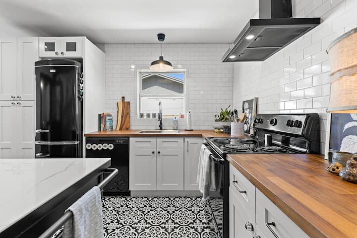 Luxury - Pet Friendly, Farmhouse Bungalow Dt Tampa - Tampa, FL