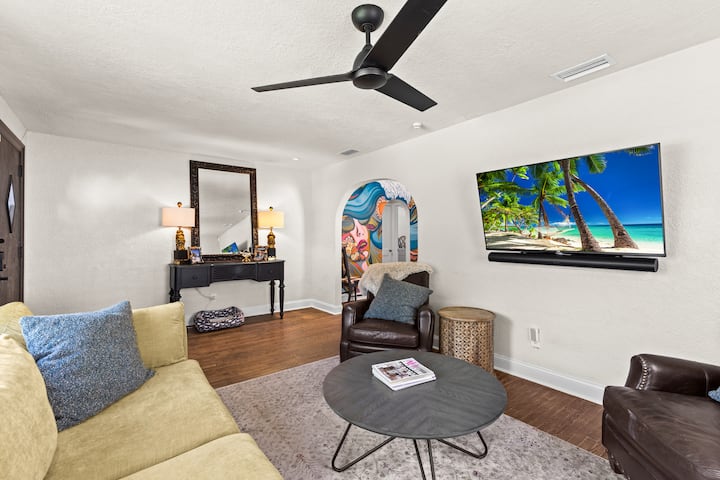 Luxury - Pet Friendly, Farmhouse Bungalow Dt Tampa - Tampa, FL
