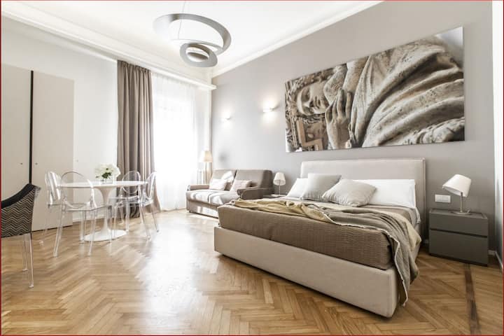 Stylish Studio Apartment In Duomo - 4 Guests - Milan