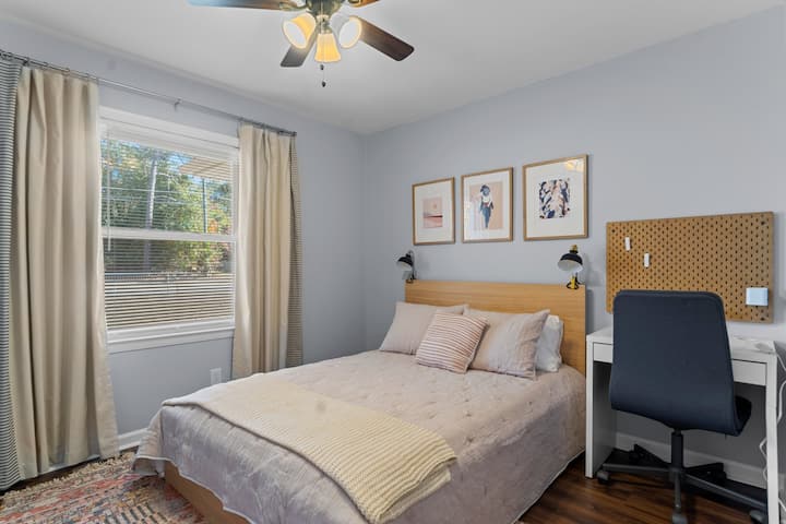 Simple Clean Safe Rm W/ Shared Bath - Fayetteville, NC