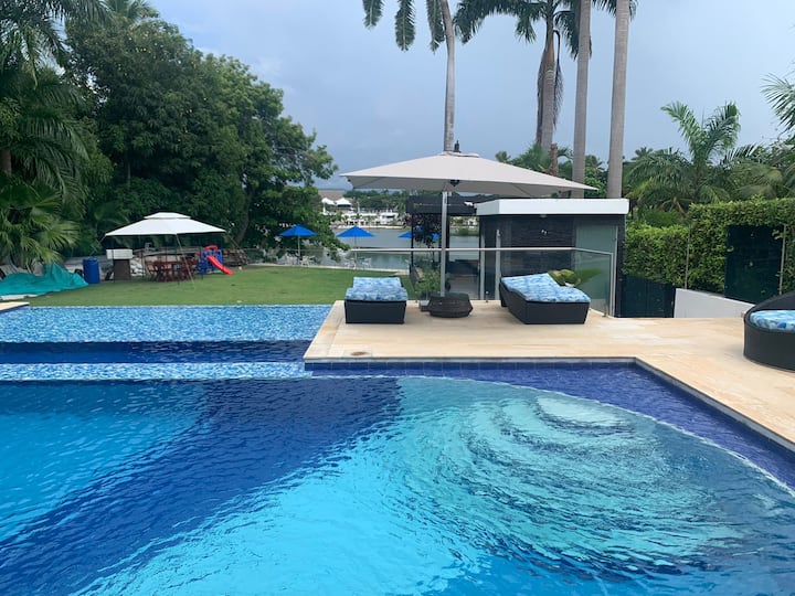 Espectacular Casa En El Peñón! - Girardot