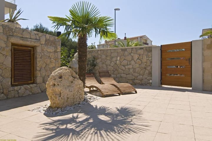 Studio 2+2 With Sea View Balcony - Tučepi
