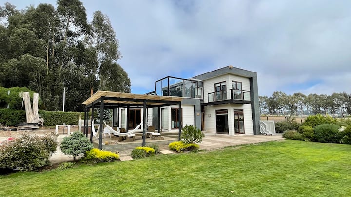 Estupenda Casa En Lugar Privilegiado - Santo Domingo, Chile