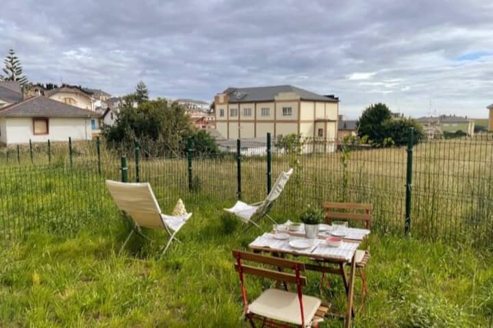 Moderno Y Alegre Apartamento Con Amplio Jardín 1 - Navia