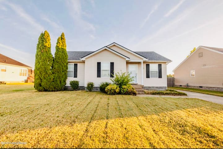Cozy Home In The Heart Louisville - Louisville, KY