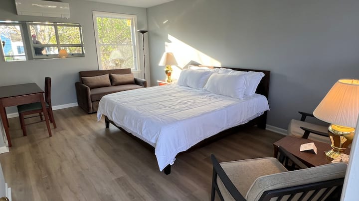 Room 24 Oceanfront King + Double Sleeper 1st Floor - カムデン, ME