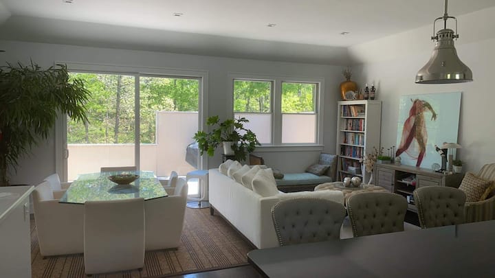 Whitehouse Close To Everything - Riverhead, NY