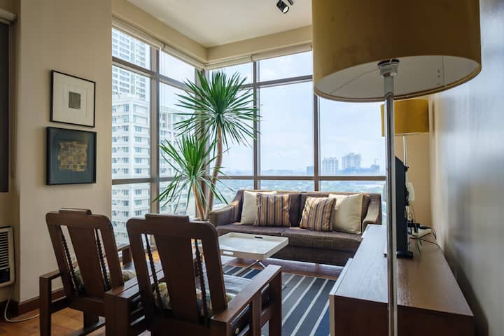 Classy 2br @ Mosaic, Greenbelt + Aim Best Location - Makati