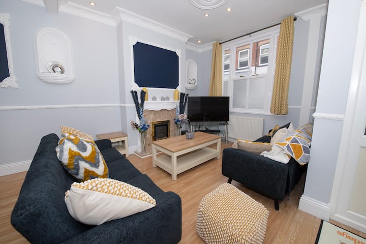 Bridlington Town Centre Sleeps10 - Bridlington