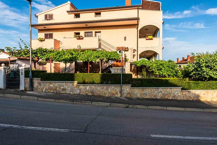 Lovely Apartment Luciana With Terrace Max 3 Pers - Rovinj