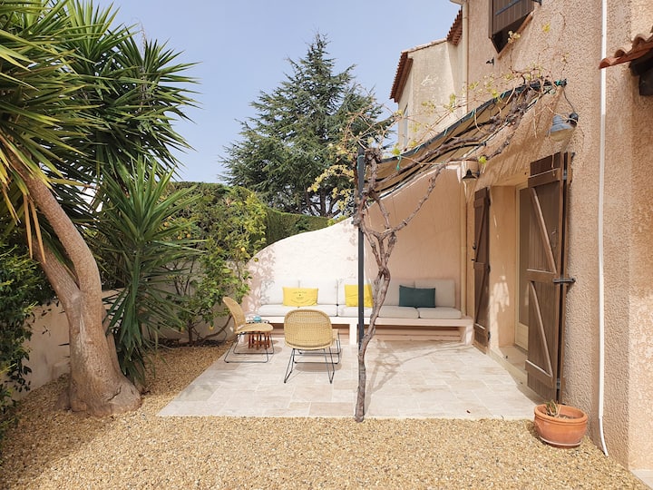 Walking Distance To The Beach - Sanary-sur-Mer