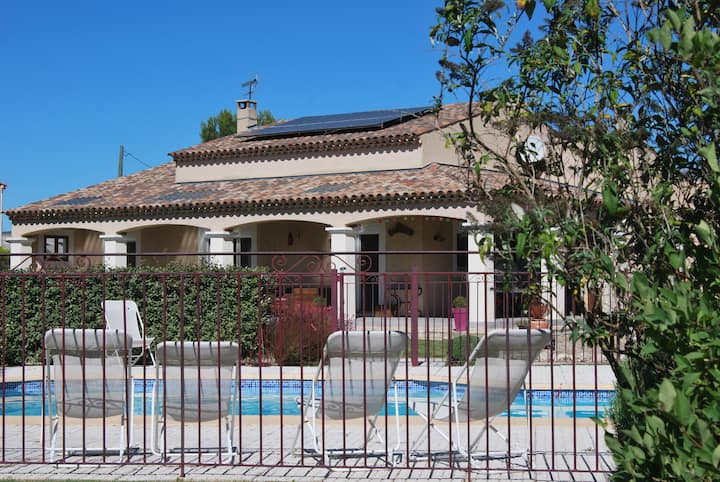 Villa Avec Piscine Privée Proche Aix En Provence - Trets