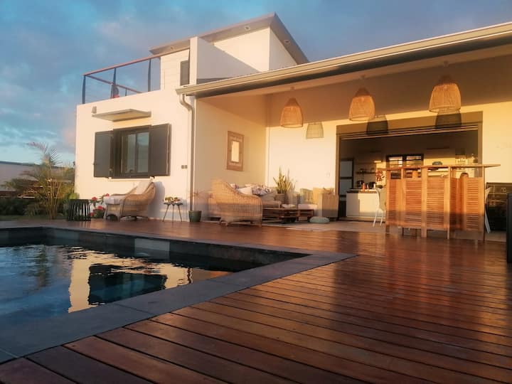 Jolie Villa Vue Mer Avec Piscine - La Réunion