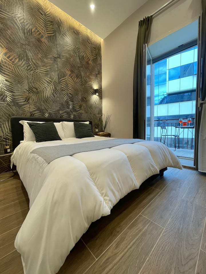 Masaniello Apartment: Camera Con Balcone - Napoli