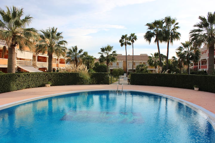 Bonita Planta Baja Con  Jardín Y  Piscina - Denia
