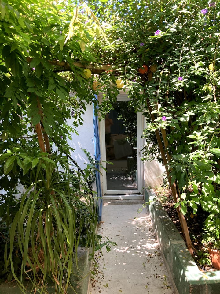 Studio Indépendant (Fond De Cour) - Calanques de Marseille