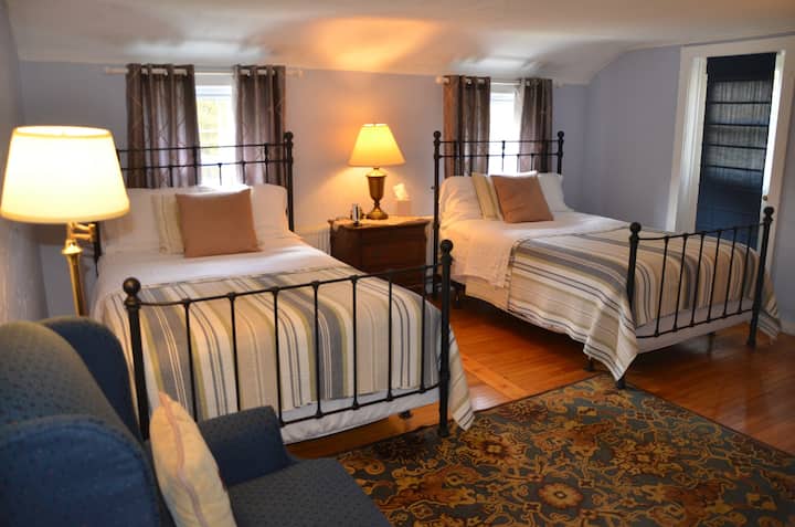 Cornwall Inn - Two Beds (Sorry, No Pets) - Cornwall, CT