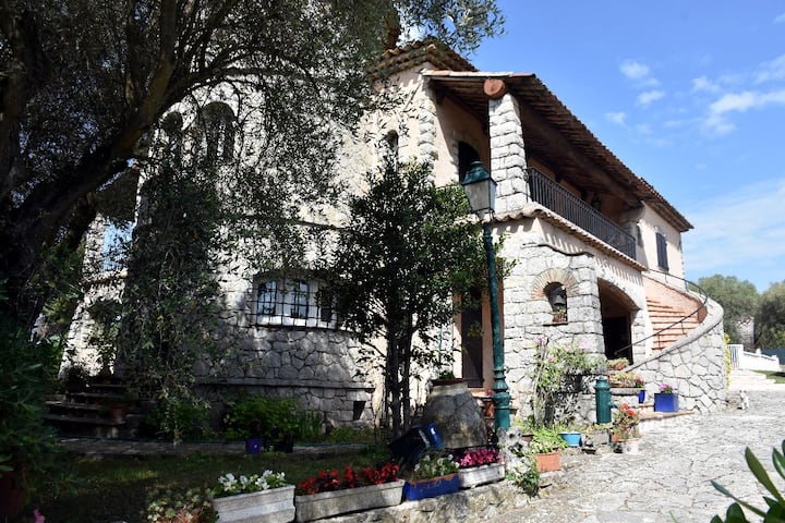 Jolie Bastide Provençale Avec Piscine - Grasse