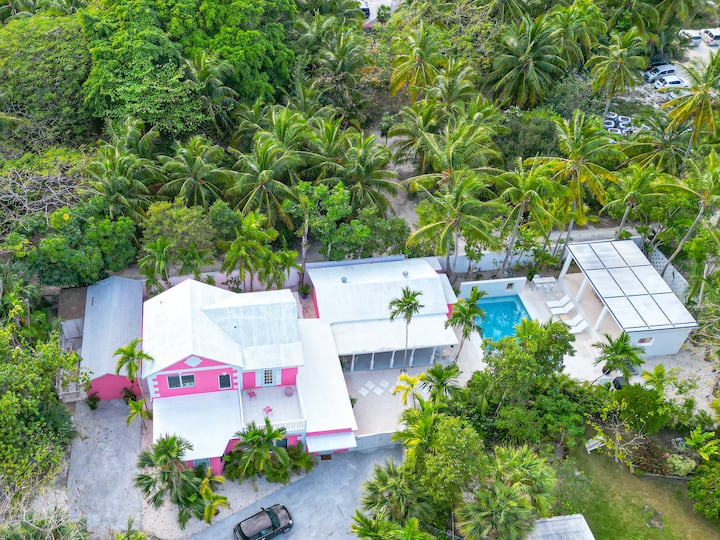 Pink Palms Maison Boutique - 7 Bedrooms - Nassau