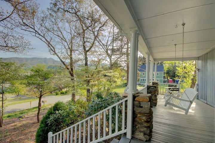 Suite 1, Quick Walk To Downtown Black Mountain - Black Mountain, NC
