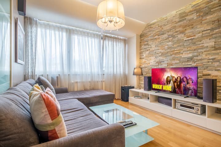 Sunny Quiet 2 Br Apartment In The Heart Of Sofia - Sofia Airport (SOF)