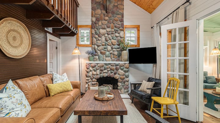 Waterloo Cottage At Clear Lake - Chelsea, MI