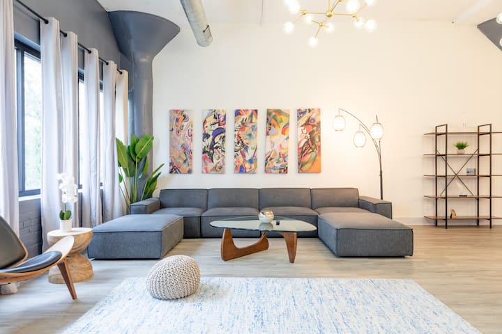 Luxurious 5br Suite Near Mccormick W/ Pool Table - Chicago, IL