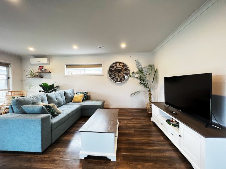 Comfortable 7 Bedroom Double - Melbourne