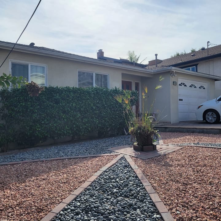 Beautiful 3bd/3ba Manh Bch House Close To Ocean - Redondo Beach, CA