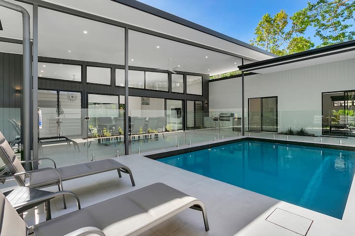 Villa Tiino @ Clifton Beach - Palm Cove