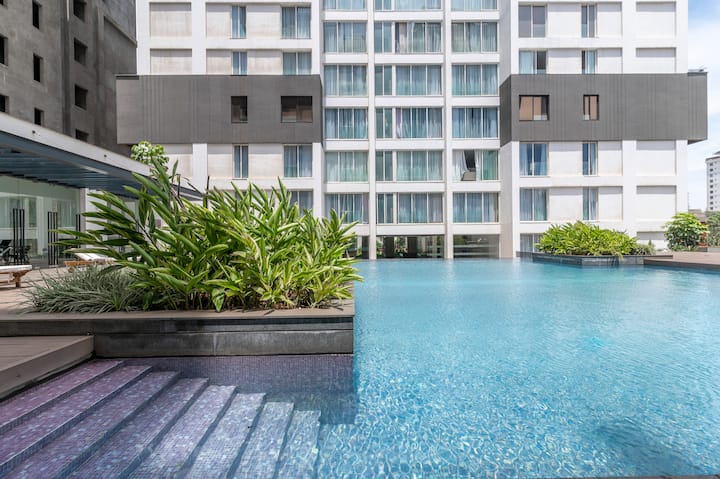Purple Haze Stays 3 Bedrooms by AirCasa - Apartments for Rent in ...
