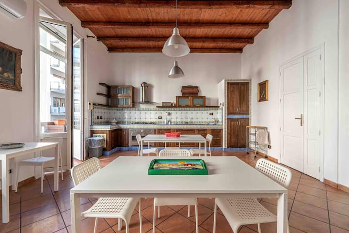 Appartamento In Centro A Palermo - Palermo