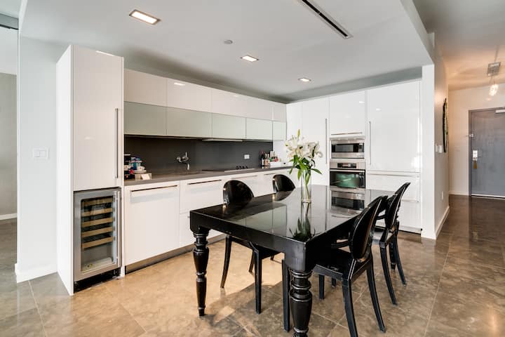 South Beach 1br Suite W/ Kitchen & Living Room - Miami Beach, FL