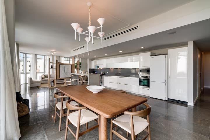 Stylish Miami Penthouse | 3 Bedrooms + Terrace - Miami Beach