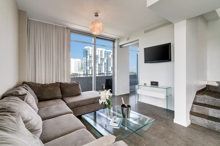 South Beach Haven | 2br Balcony | Beach Access - Miami Beach