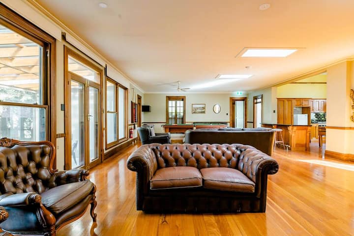 The Mansion - Double Room 9 - Newcastle