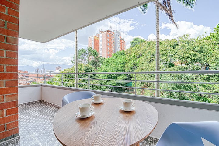 Provenza Apartment + Pool + 24/7 Private Security - Medellín, Colombia