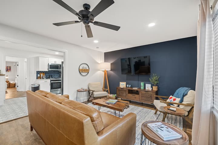 Mid-city Bungalow | Pet Friendly - Hot Springs, AR
