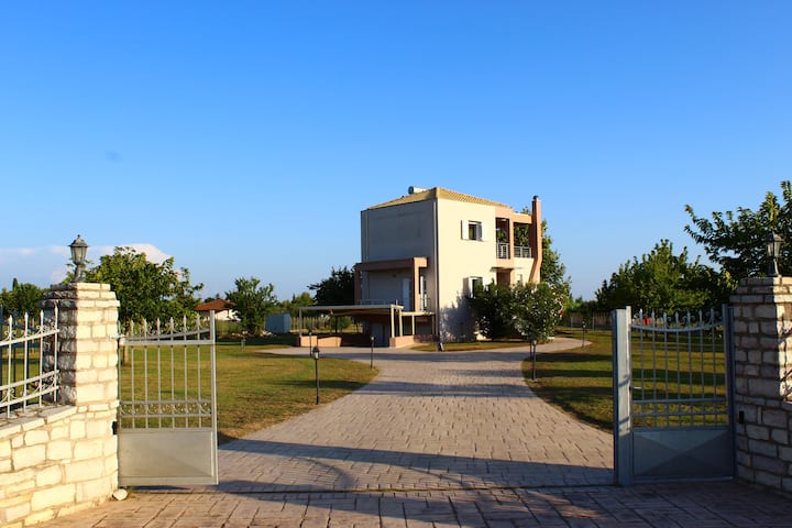 Villa Despoina Kourouta - Амальяс