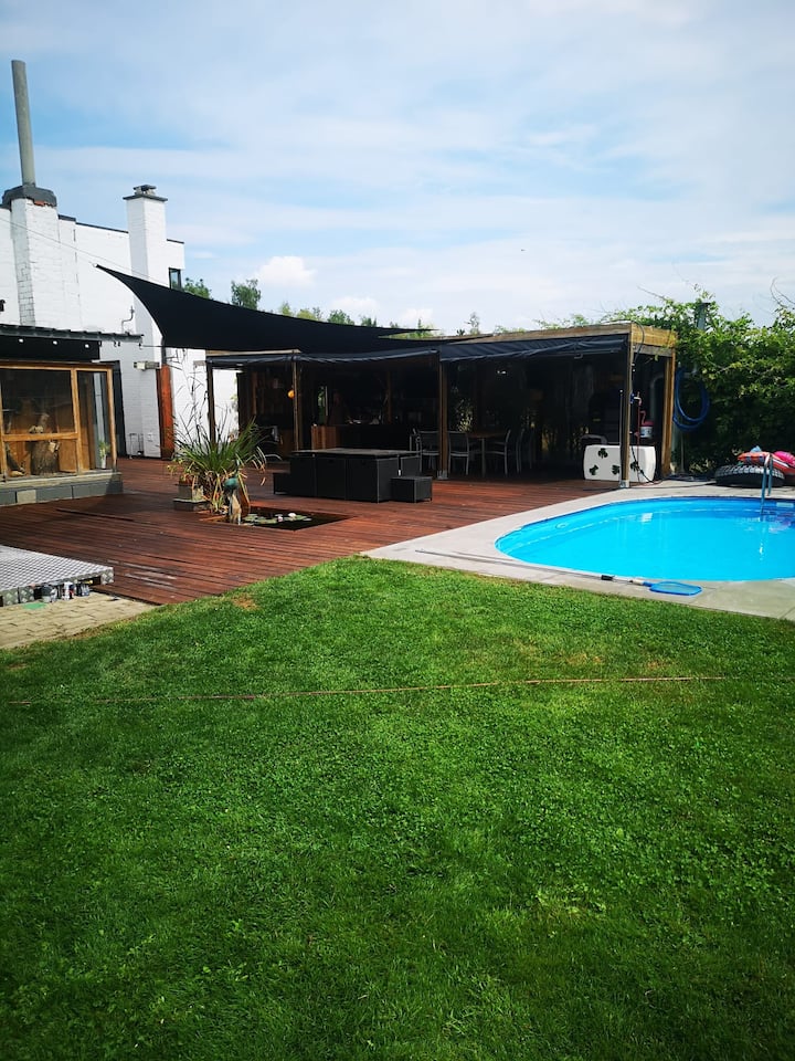 Super De Luxe Glamping  From 14 /7/23 Till 31/7/23 - Bornem