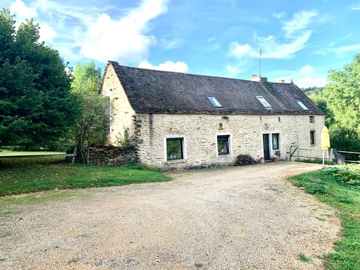 Maison De Campagne Avec Piscine à Cluny - Cluny