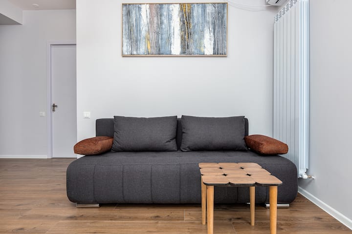 Old Tbilisi Apt | 2br W/ Balcony | Metro Avlabari - Tbilisi