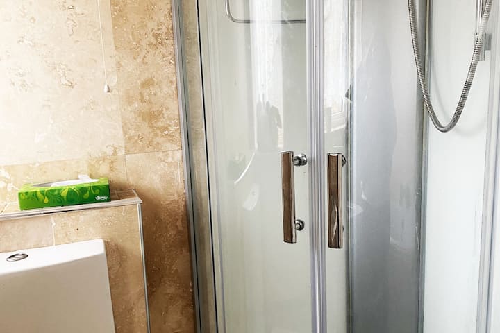 Home From Home Sleeps Seven - Hastings